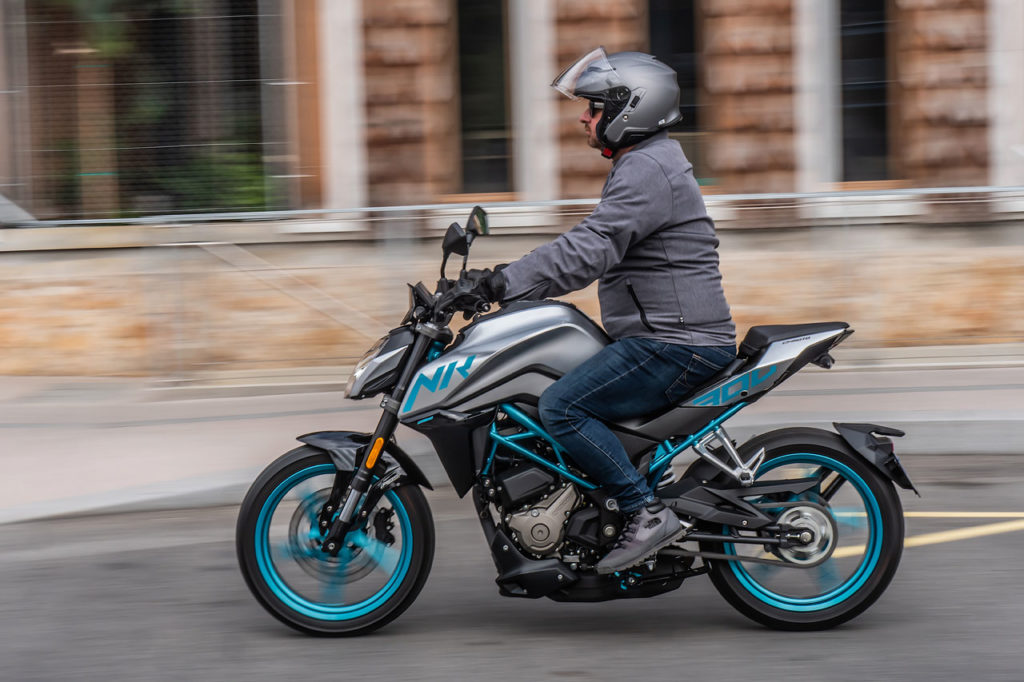 Essai CFMOTO NK 300 : roadster séducteur - Urbaanews...